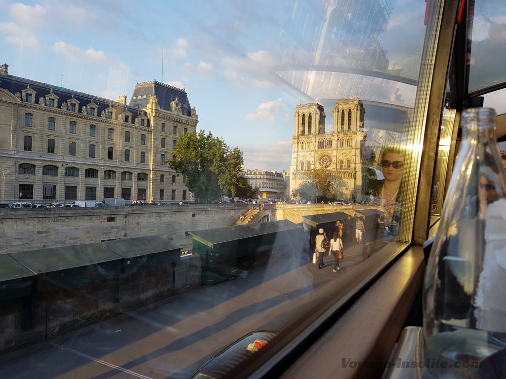 Diner dans un bus pour découvrir Paris ⋆ Voyage Insolite