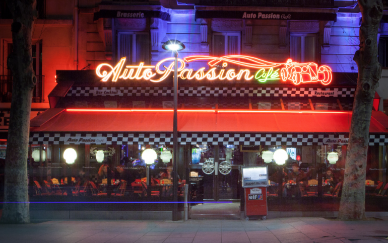 Auto-Passion Café : le restaurant des fans de voitures à Paris ⋆ Voyage ...