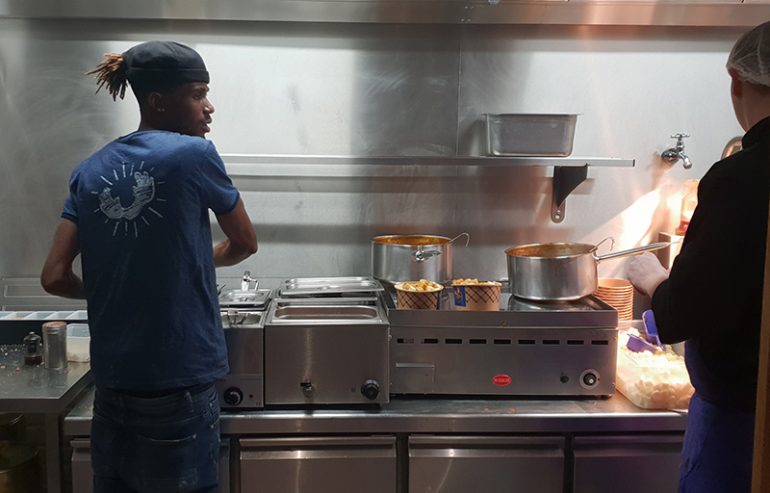 J'ai testé la poutine à Paris ! ⋆ Voyage Insolite