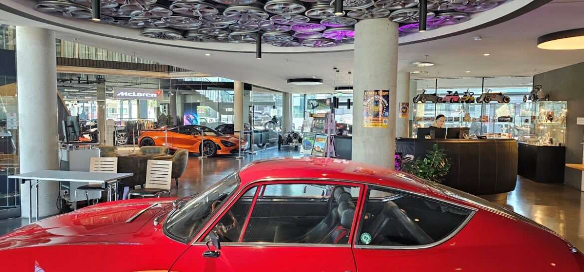 Hôtel V8 à Stuttgart : l'hôtel des amoureux des voitures